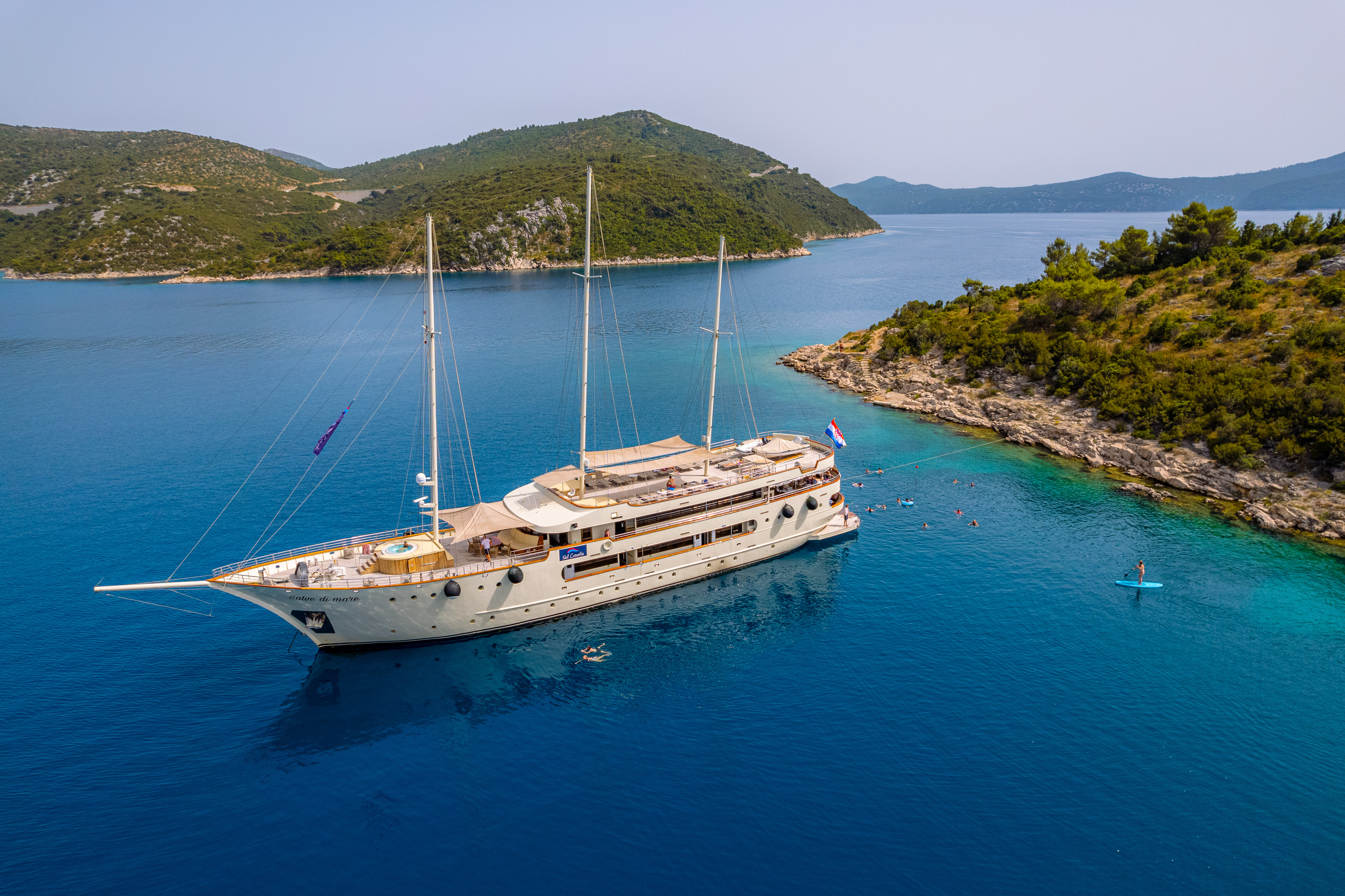 Luxury Hike Croatia Cruise l Sail Croatia