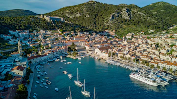 Stari Grad Destination Guide