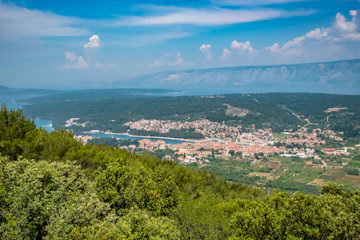 Stari Grad Destination Guide