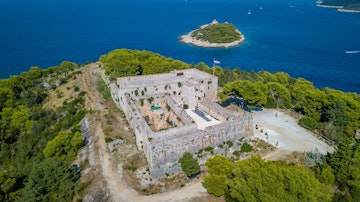 Vis Destination Guide